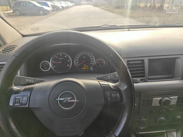 Melns Opel Signum 2005 Jonava, ar dzinēja tilpumu 1.90 L un nobraukumu 329 tūkst. km par 1100 €, foto 9 vietnē AUTOMOTO.COM.LV