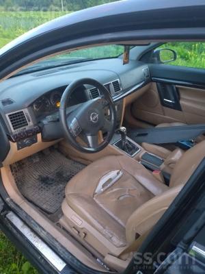 Melns Opel Signum 2005 Daugavpils, ar dzinēja tilpumu 1.90 L un nobraukumu 470 tūkst. km par 1000 €, foto 3 vietnē AUTOMOTO.COM.LV