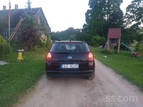 Melns Opel Signum 2005 Daugavpils, ar dzinēja tilpumu 1.90 L un nobraukumu 470 tūkst. km par 1000 €, foto 3 vietnē AUTOMOTO.COM.LV