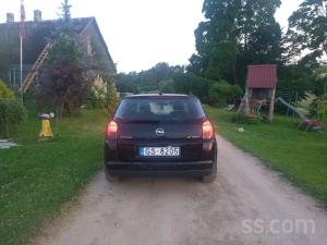 Melns Opel Signum 2005 Daugavpils, ar dzinēja tilpumu 1.90 L un nobraukumu 470 tūkst. km par 1000 €, foto 4 vietnē AUTOMOTO.COM.LV