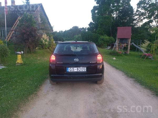 Melns Opel Signum 2005 Daugavpils, ar dzinēja tilpumu 1.90 L un nobraukumu 470 tūkst. km par 1000 €, foto 4 vietnē AUTOMOTO.COM.LV