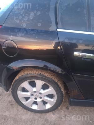 Melns Opel Signum 2005 Daugavpils, ar dzinēja tilpumu 1.90 L un nobraukumu 470 tūkst. km par 1000 €, foto 6 vietnē AUTOMOTO.COM.LV