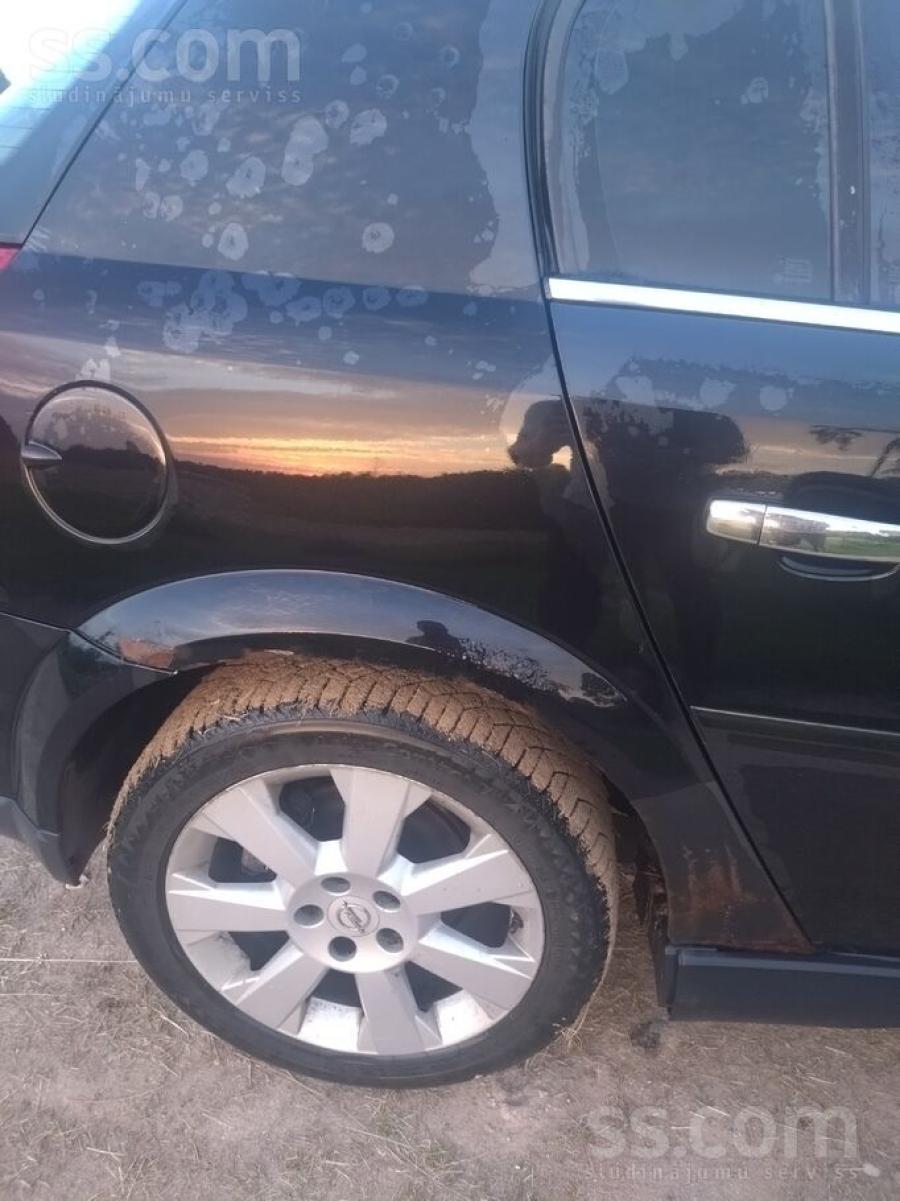 Melns Opel Signum 2005 Daugavpils, ar dzinēja tilpumu 1.90 L un nobraukumu 470 tūkst. km par 1000 €, foto 6 vietnē AUTOMOTO.COM.LV