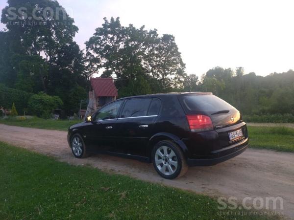 Black Opel Signum 2005 in Daugavpils, with an engine capacity of 1.90 L and mileage of 470 thousand km for 800 €, photo 6 on AUTOMOTO.COM.LV
