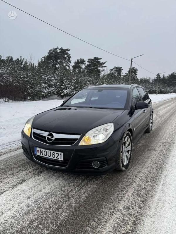 Black Opel Signum 2006 in Kaunas, with an engine capacity of 1.91 L and mileage of 314 thousand km for 2000 €, photo 1 on AUTOMOTO.COM.LV