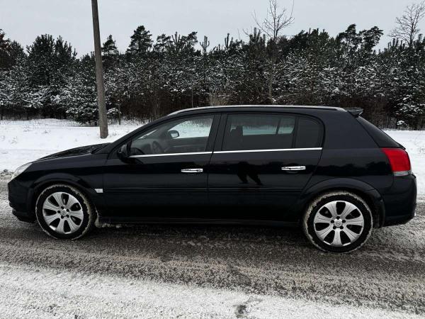 Black Opel Signum 2006 in Kaunas, with an engine capacity of 1.91 L and mileage of 314 thousand km for 2000 €, photo 5 on AUTOMOTO.COM.LV