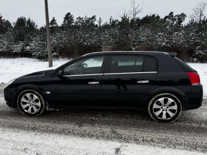 Black Opel Signum 2006 in Kaunas, with an engine capacity of 1.91 L and mileage of 314 thousand km for 2000 €, photo 5 on AUTOMOTO.COM.LV