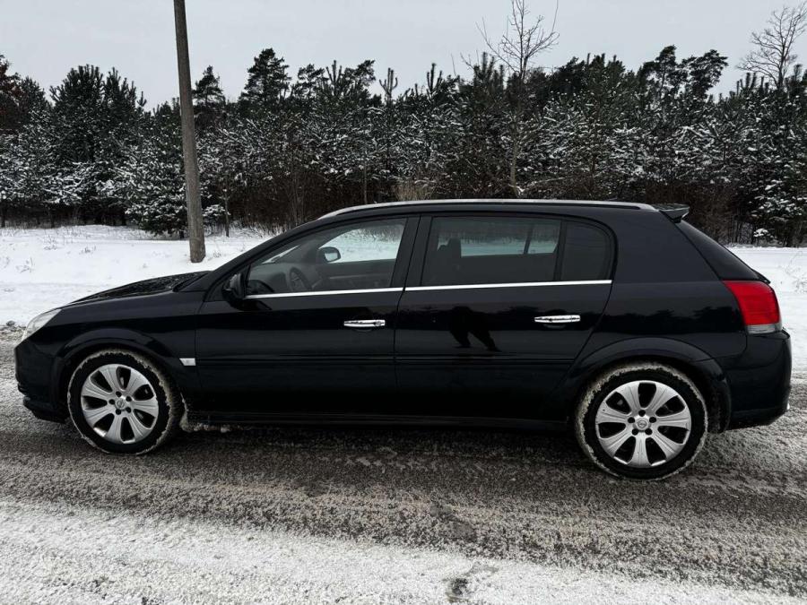 Black Opel Signum 2006 in Kaunas, with an engine capacity of 1.91 L and mileage of 314 thousand km for 2000 €, photo 5 on AUTOMOTO.COM.LV