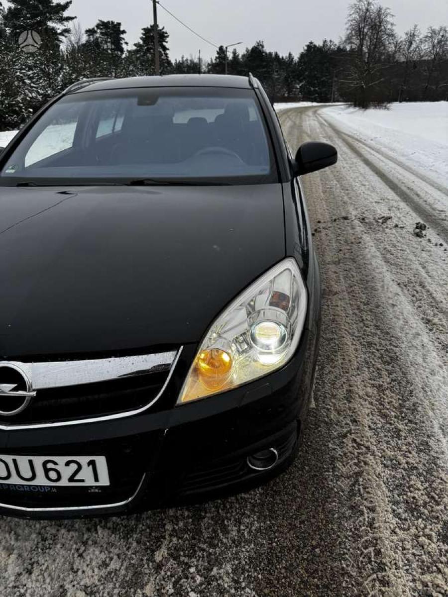 Black Opel Signum 2006 in Kaunas, with an engine capacity of 1.91 L and mileage of 314 thousand km for 2000 €, photo 10 on AUTOMOTO.COM.LV