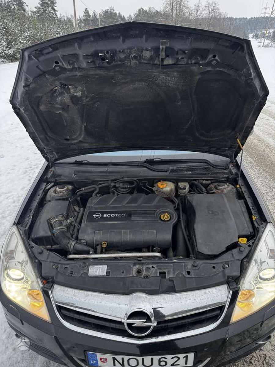 Black Opel Signum 2006 in Kaunas, with an engine capacity of 1.91 L and mileage of 314 thousand km for 2000 €, photo 18 on AUTOMOTO.COM.LV