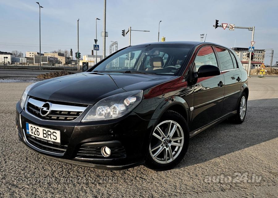 Black Opel Signum 2006 in Tallinn, with an engine capacity of 1.90 L and mileage of 263 thousand km for 2990 €, photo 1 on AUTOMOTO.COM.LV