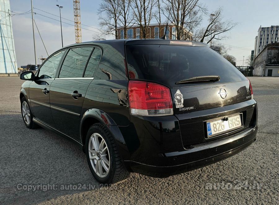 Black Opel Signum 2006 in Tallinn, with an engine capacity of 1.90 L and mileage of 263 thousand km for 2990 €, photo 3 on AUTOMOTO.COM.LV