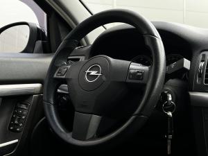 Черный Опель Сигнум 2006 в Алитус, объемом двигателя 1.90 л и пробегом 277 тыс. км за 2000 €, фото 14 на AUTOMOTO.COM.LV