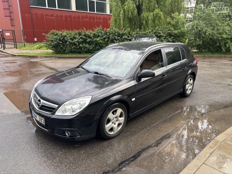 Black Opel Signum 2006 in Vilnius, with an engine capacity of 1.90 L and mileage of 313 thousand km for 800 €, photo 1 on AUTOMOTO.COM.LV