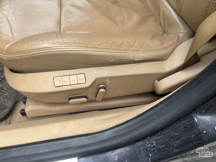 Black Opel Signum 2006 in Vilnius, with an engine capacity of 1.90 L and mileage of 313 thousand km for 800 €, photo 8 on AUTOMOTO.COM.LV