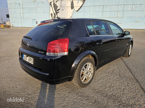 Black Opel Signum 2006 in Tallinn, with an engine capacity of 1.90 L and mileage of 262 thousand km for 2800 €, photo 3 on AUTOMOTO.COM.LV