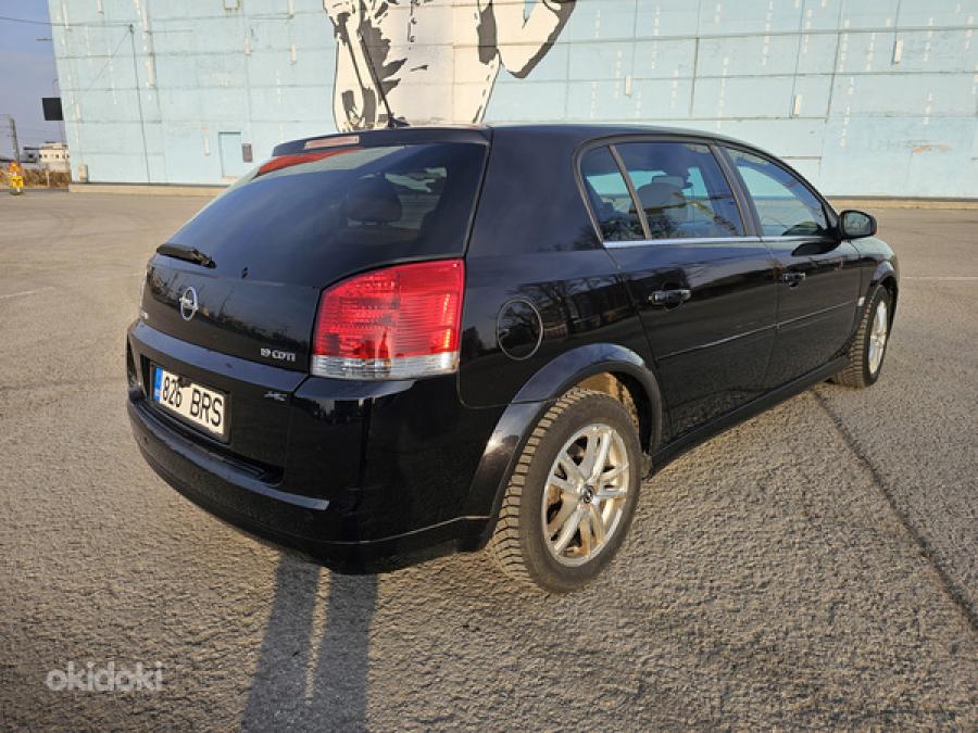 Black Opel Signum 2006 in Tallinn, with an engine capacity of 1.90 L and mileage of 262 thousand km for 2750 €, photo 4 on AUTOMOTO.COM.LV