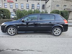 Black Opel Signum 2006 in Tallinn, with an engine capacity of 1.90 L and mileage of 262 thousand km for 2750 €, photo 7 on AUTOMOTO.COM.LV