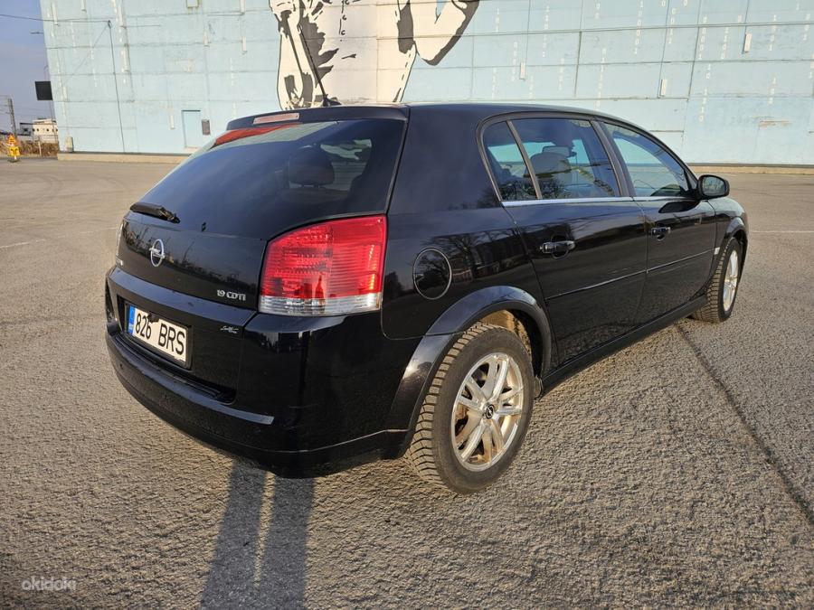 Black Opel Signum 2006 in Tallinn, with an engine capacity of 1.90 L and mileage of 262 thousand km for 2750 €, photo 18 on AUTOMOTO.COM.LV