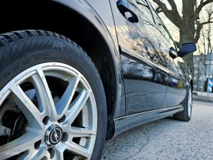 Black Opel Signum 2006 in Tallinn, with an engine capacity of 1.90 L and mileage of 262 thousand km for 2750 €, photo 23 on AUTOMOTO.COM.LV