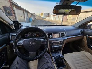 Black Opel Signum 2006 in Tallinn, with an engine capacity of 1.90 L and mileage of 262 thousand km for 2750 €, photo 27 on AUTOMOTO.COM.LV