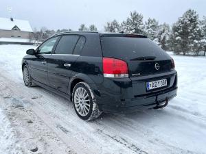 Black Opel Signum 2007 in Vilnius, with an engine capacity of 1.91 L and mileage of 250 thousand km for 1900 €, photo 4 on AUTOMOTO.COM.LV