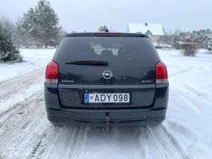 Black Opel Signum 2007 in Vilnius, with an engine capacity of 1.91 L and mileage of 250 thousand km for 1900 €, photo 5 on AUTOMOTO.COM.LV
