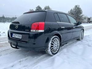 Black Opel Signum 2007 in Vilnius, with an engine capacity of 1.91 L and mileage of 250 thousand km for 1900 €, photo 6 on AUTOMOTO.COM.LV
