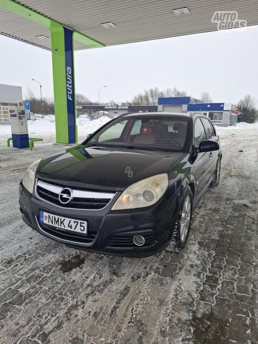 Black Opel Signum 2007 in Klaipeda, with an engine capacity of 3.00 L and mileage of 250 thousand km for 1200 €, photo 12 on AUTOMOTO.COM.LV