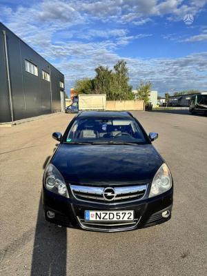 Black Opel Signum 2007 in Kaunas, with an engine capacity of 1.91 L and mileage of 350 thousand km for 1500 €, photo 3 on AUTOMOTO.COM.LV