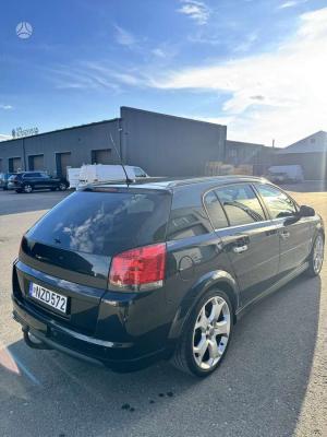 Black Opel Signum 2007 in Kaunas, with an engine capacity of 1.91 L and mileage of 350 thousand km for 1500 €, photo 6 on AUTOMOTO.COM.LV