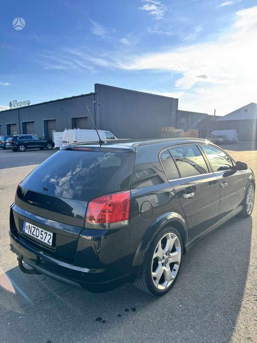 Black Opel Signum 2007 in Kaunas, with an engine capacity of 1.91 L and mileage of 350 thousand km for 1500 €, photo 6 on AUTOMOTO.COM.LV