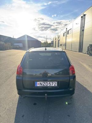Black Opel Signum 2007 in Kaunas, with an engine capacity of 1.91 L and mileage of 350 thousand km for 1500 €, photo 7 on AUTOMOTO.COM.LV