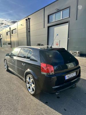 Black Opel Signum 2007 in Kaunas, with an engine capacity of 1.91 L and mileage of 350 thousand km for 1500 €, photo 8 on AUTOMOTO.COM.LV
