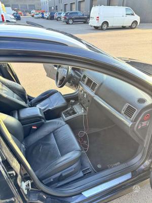 Black Opel Signum 2007 in Kaunas, with an engine capacity of 1.91 L and mileage of 350 thousand km for 1500 €, photo 16 on AUTOMOTO.COM.LV