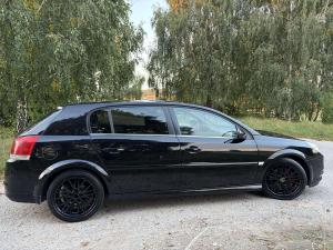 Black Opel Signum 2007 in Alytus, with an engine capacity of 1.91 L and mileage of 390 thousand km for 2000 €, photo 7 on AUTOMOTO.COM.LV