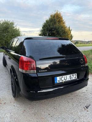 Black Opel Signum 2007 in Alytus, with an engine capacity of 1.91 L and mileage of 390 thousand km for 2000 €, photo 9 on AUTOMOTO.COM.LV