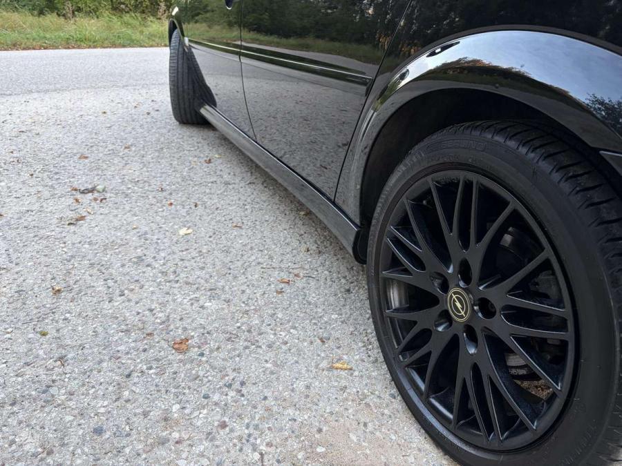 Black Opel Signum 2007 in Alytus, with an engine capacity of 1.91 L and mileage of 390 thousand km for 2000 €, photo 13 on AUTOMOTO.COM.LV