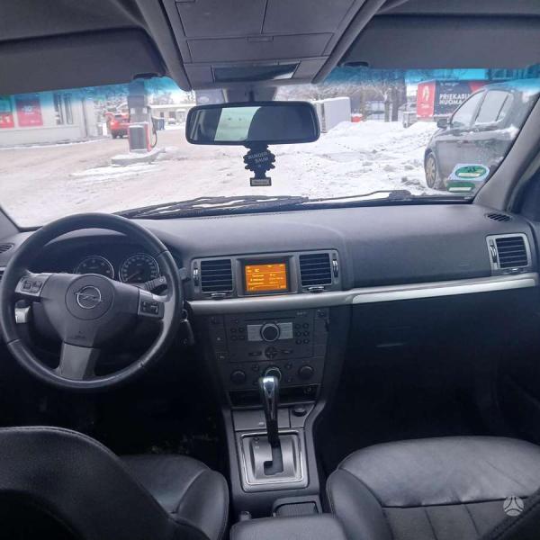 Melns Opel Signum 2008 Alīta, ar dzinēja tilpumu 1.91 L un nobraukumu 344 tūkst. km par 2150 €, foto 11 vietnē AUTOMOTO.COM.LV
