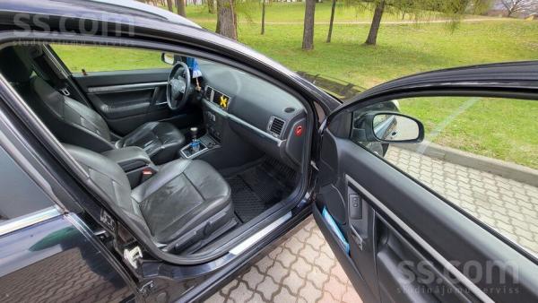 Melns Opel Signum 2008 Madona, ar dzinēja tilpumu 1.90 L un nobraukumu 292 tūkst. km par 2200 €, foto 6 vietnē AUTOMOTO.COM.LV