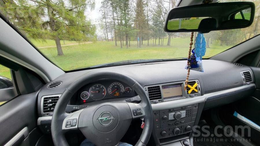 Melns Opel Signum 2008 Madona, ar dzinēja tilpumu 1.90 L un nobraukumu 292 tūkst. km par 2200 €, foto 9 vietnē AUTOMOTO.COM.LV