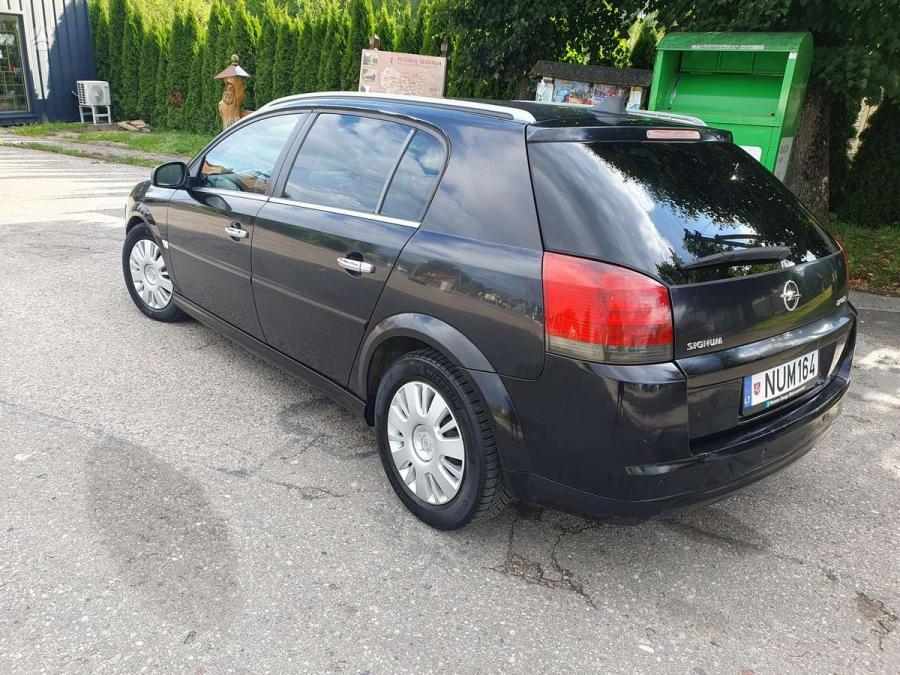 Black Opel Signum 2008 in Vilkaviskis, with an engine capacity of 1.91 L and mileage of 400 thousand km for 850 €, photo 3 on AUTOMOTO.COM.LV