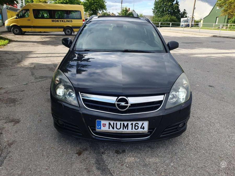 Black Opel Signum 2008 in Vilkaviskis, with an engine capacity of 1.91 L and mileage of 400 thousand km for 850 €, photo 8 on AUTOMOTO.COM.LV