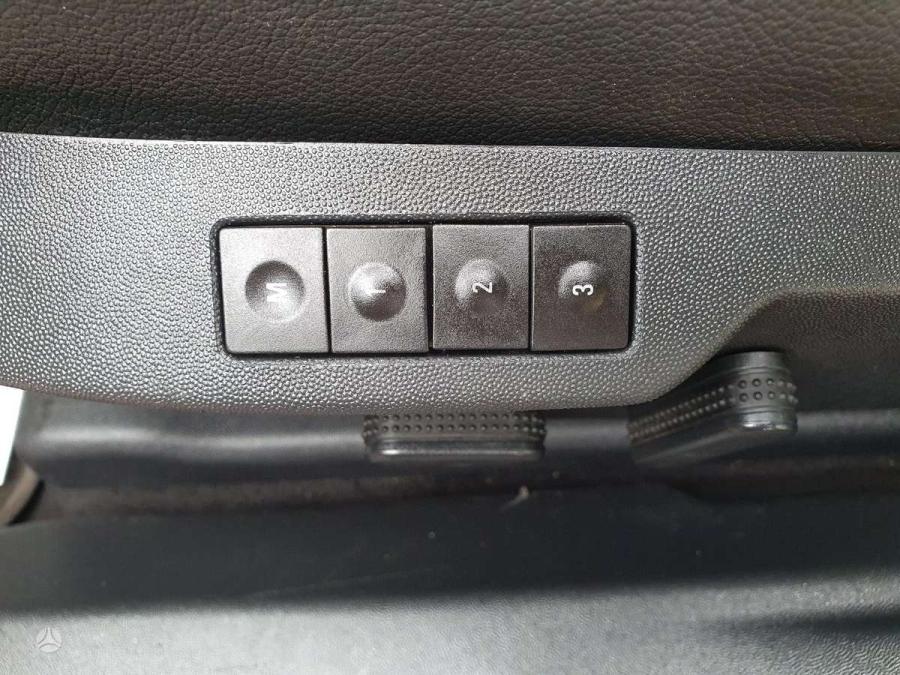 Black Opel Signum 2008 in Vilkaviskis, with an engine capacity of 1.91 L and mileage of 400 thousand km for 850 €, photo 14 on AUTOMOTO.COM.LV