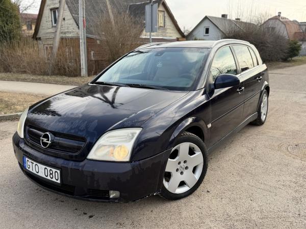Black Opel Signum 2003 in Kaunas, with an engine capacity of 1.90 L and mileage of 274 thousand km for 650 €, photo 1 on AUTOMOTO.COM.LV