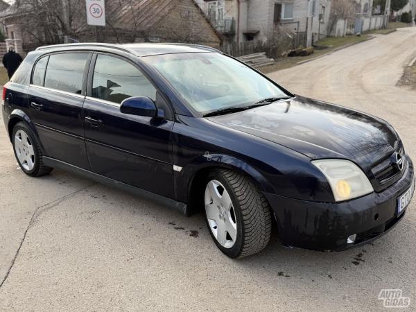 Black Opel Signum 2003 in Kaunas, with an engine capacity of 1.90 L and mileage of 274 thousand km for 650 €, photo 3 on AUTOMOTO.COM.LV