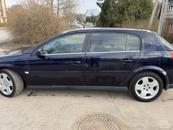 Black Opel Signum 2003 in Kaunas, with an engine capacity of 1.90 L and mileage of 274 thousand km for 650 €, photo 9 on AUTOMOTO.COM.LV