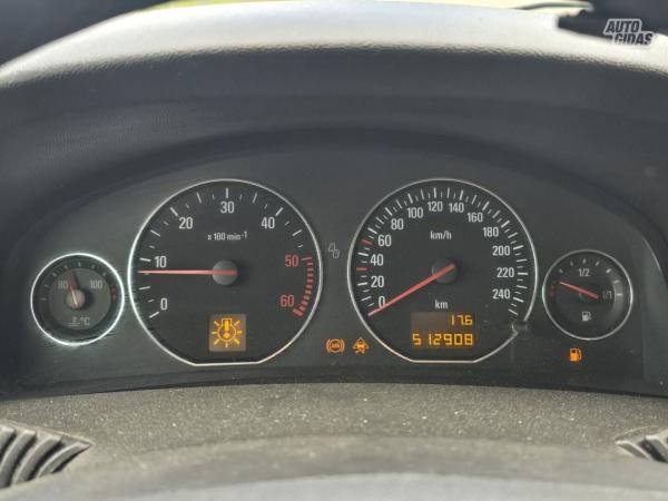 Black Opel Signum 2003 in Siauliai, with an engine capacity of 2.20 L and mileage of 500 thousand km for 650 €, photo 8 on AUTOMOTO.COM.LV