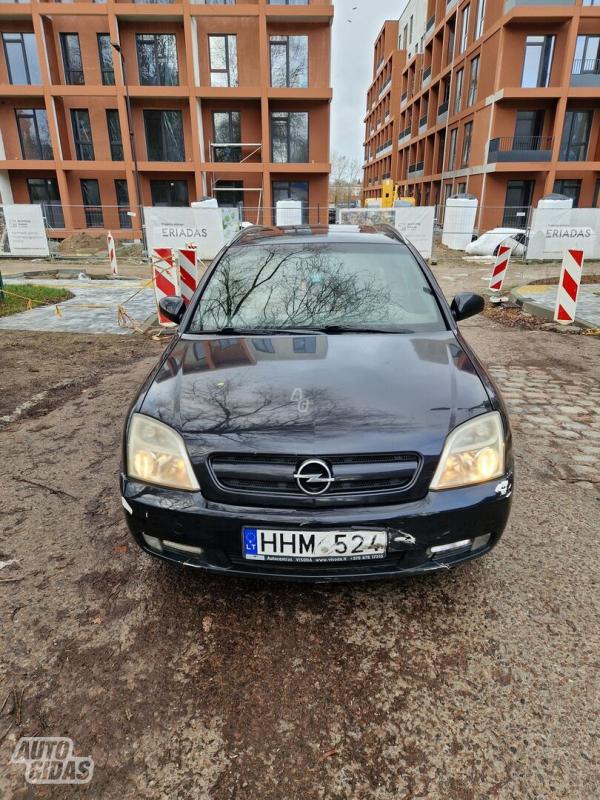 Black Opel Signum 2004 in Klaipeda, with an engine capacity of 2.20 L and mileage of 250 thousand km for 450 €, photo 2 on AUTOMOTO.COM.LV