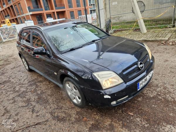 Black Opel Signum 2004 in Klaipeda, with an engine capacity of 2.20 L and mileage of 250 thousand km for 450 €, photo 3 on AUTOMOTO.COM.LV
